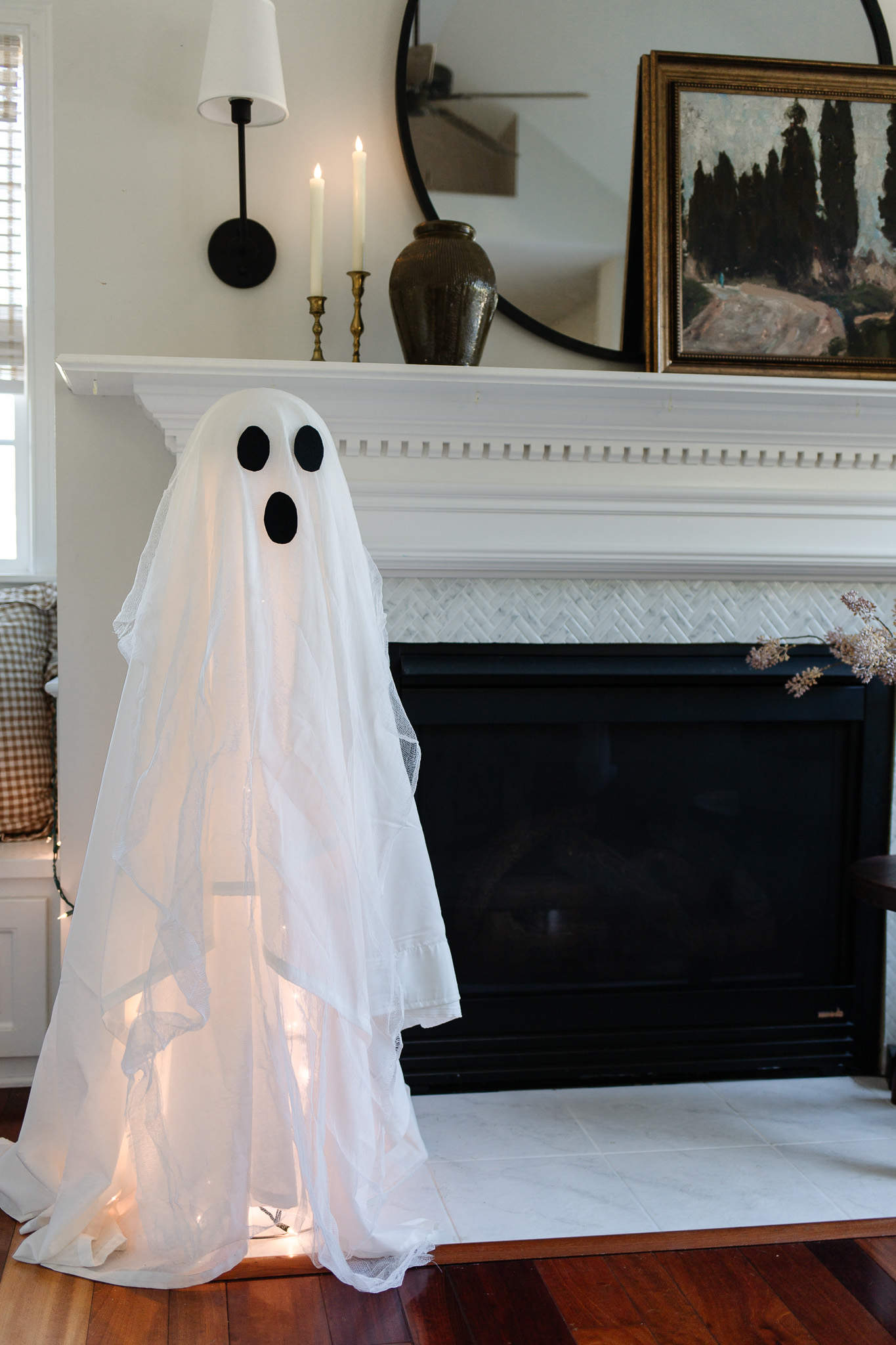 DIY Halloween Ghosts - Lantern Lane Designs
