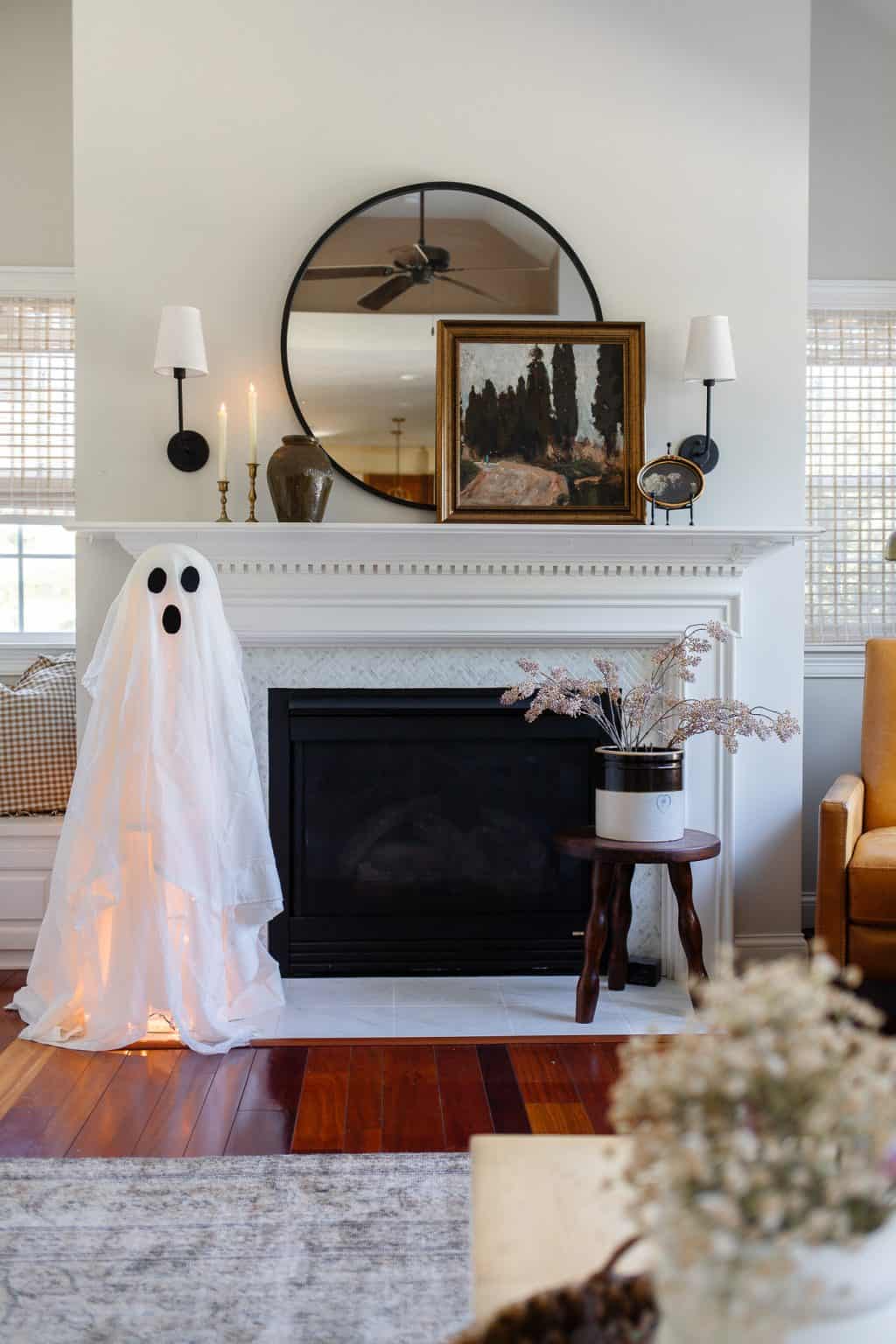DIY Halloween Ghosts - Lantern Lane Designs