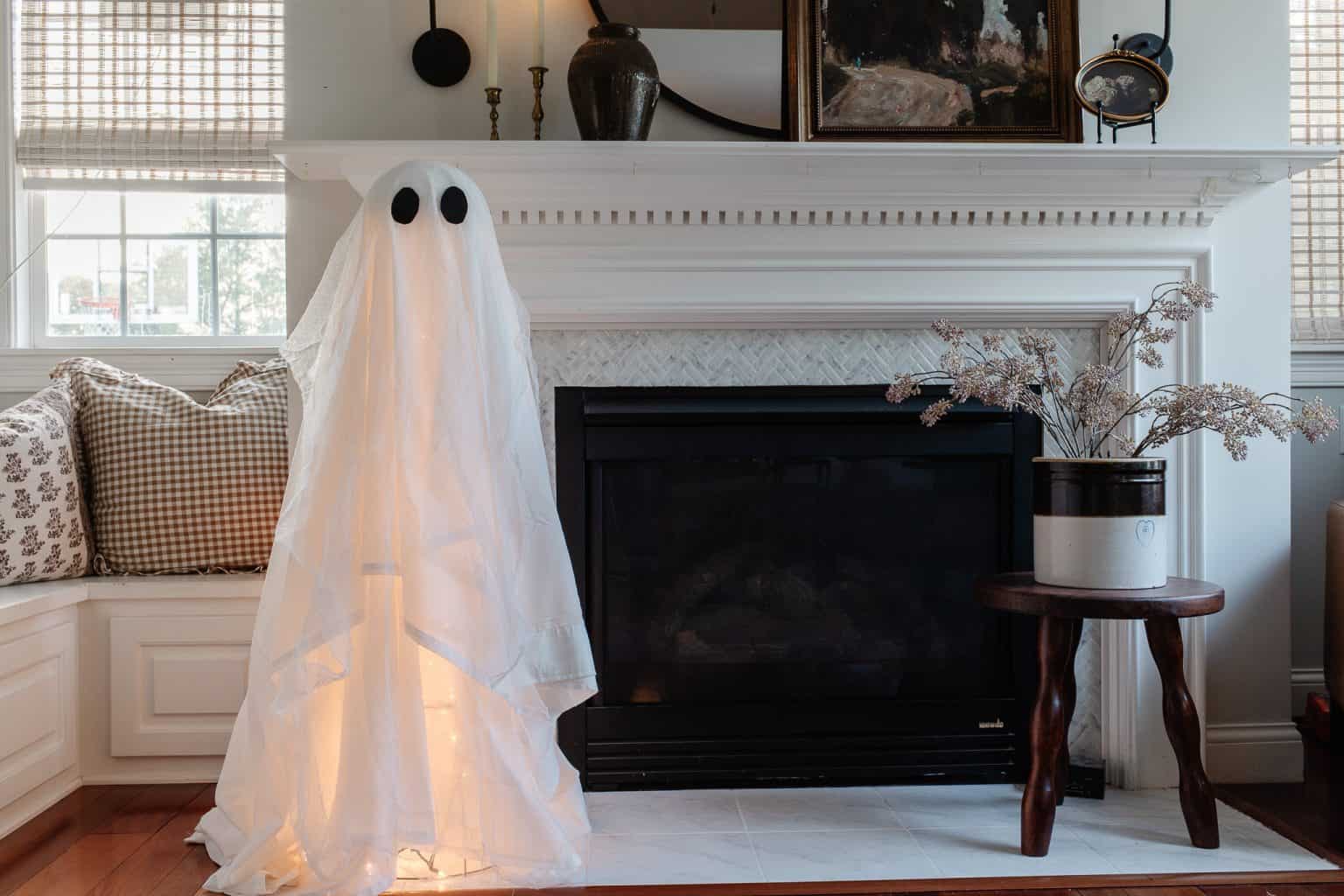 DIY Halloween Ghosts - Lantern Lane Designs