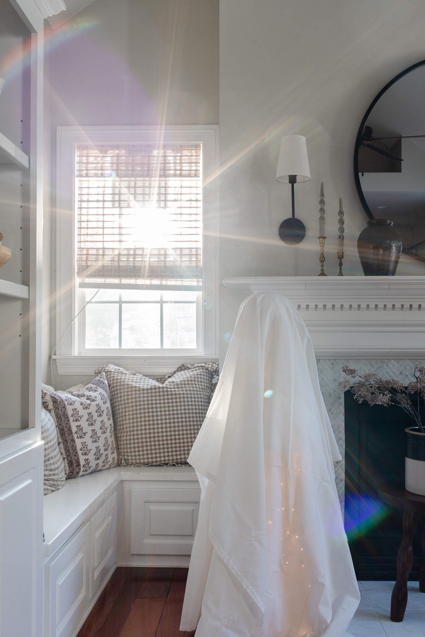 DIY Halloween Ghosts - Lantern Lane Designs