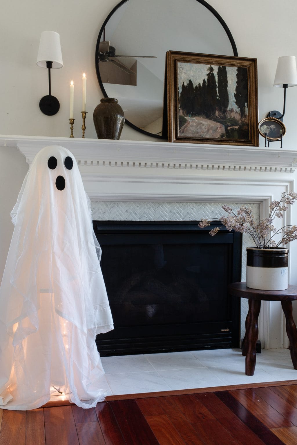 DIY Halloween Ghosts - Lantern Lane Designs