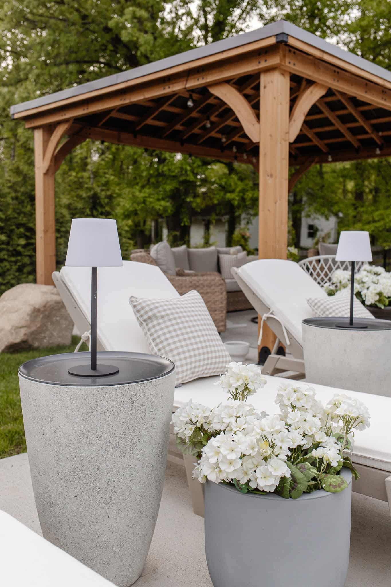 DIY Side Table (That Can Be Used Indoors and Outdoors) - Lantern Lane ...